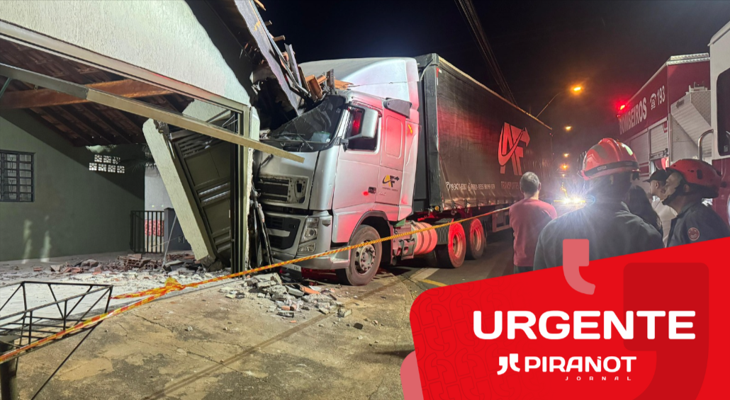 Caminhão perde o freio em Piracicaba e invade casa